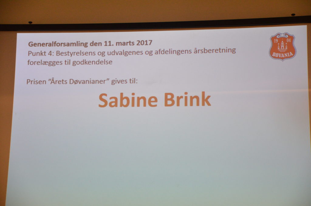 Prisen "Årets Døvanianer" tilfaldt Sabine Brink - Døvania - Døvania